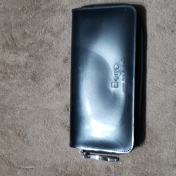 Beijo | Bags | Beijo Wallet | Poshmark